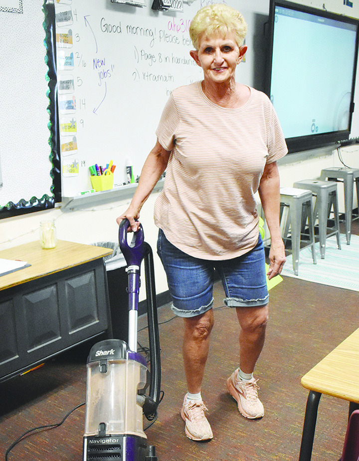 School support staff vital to Spirit of Clinton | Clinton Daily News