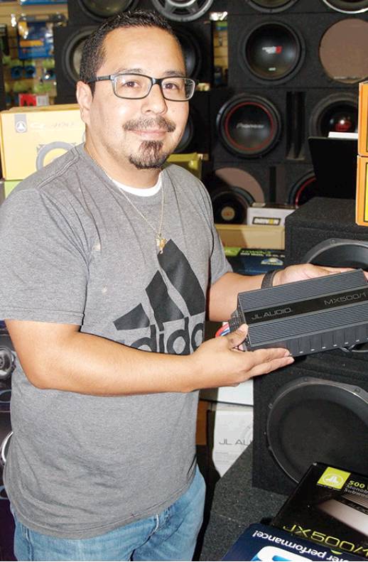 Suniga amped about helping customers | Clinton Daily News